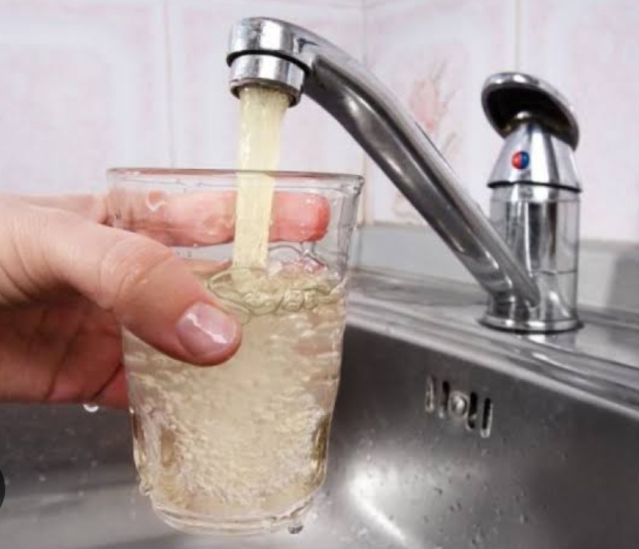 Cara Menjernihkan Air Keruh dan Berbau di Rumah